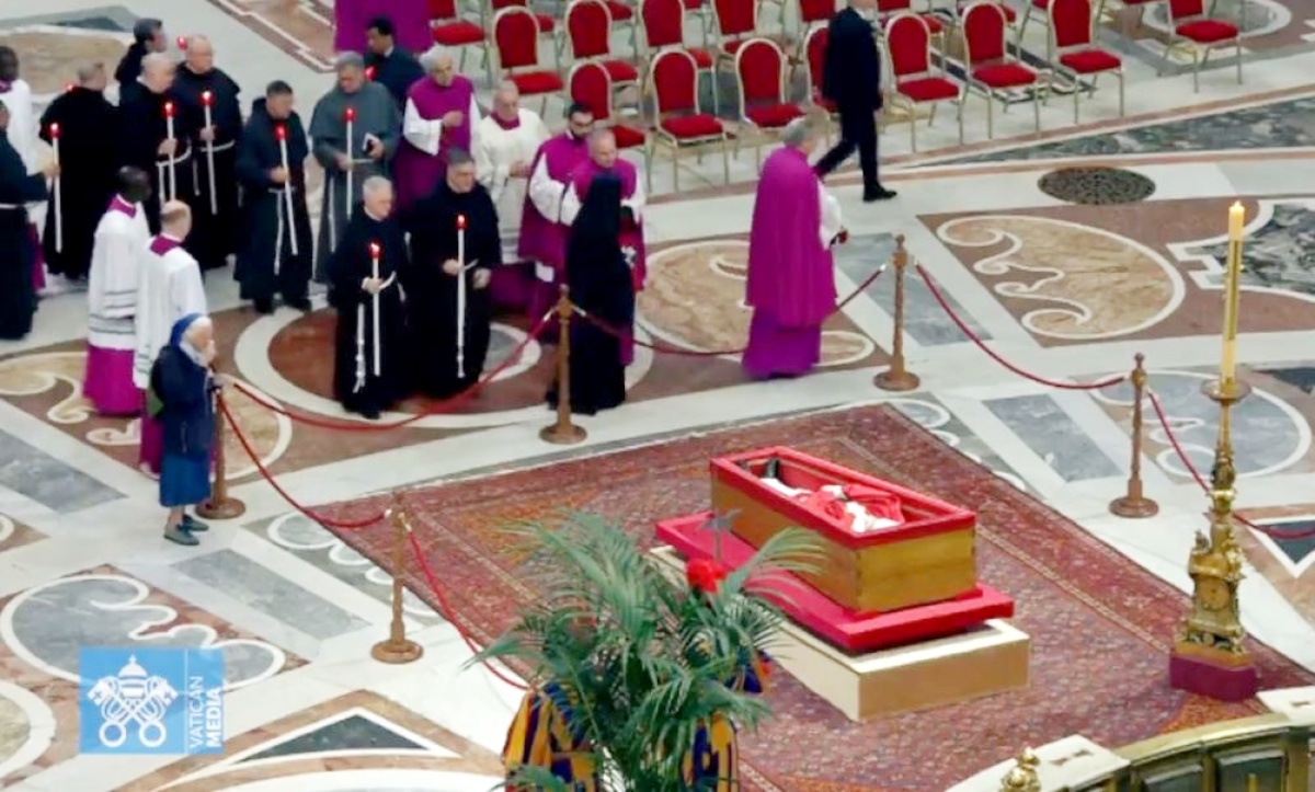 Sor Geneviève, la monja “terrible” que lloró al costado del féretro de Francisco y cuya historia ...