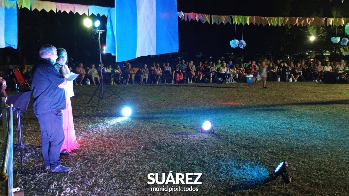 Más de 400 personas mayores celebraron la vida en una noche de folklore ...