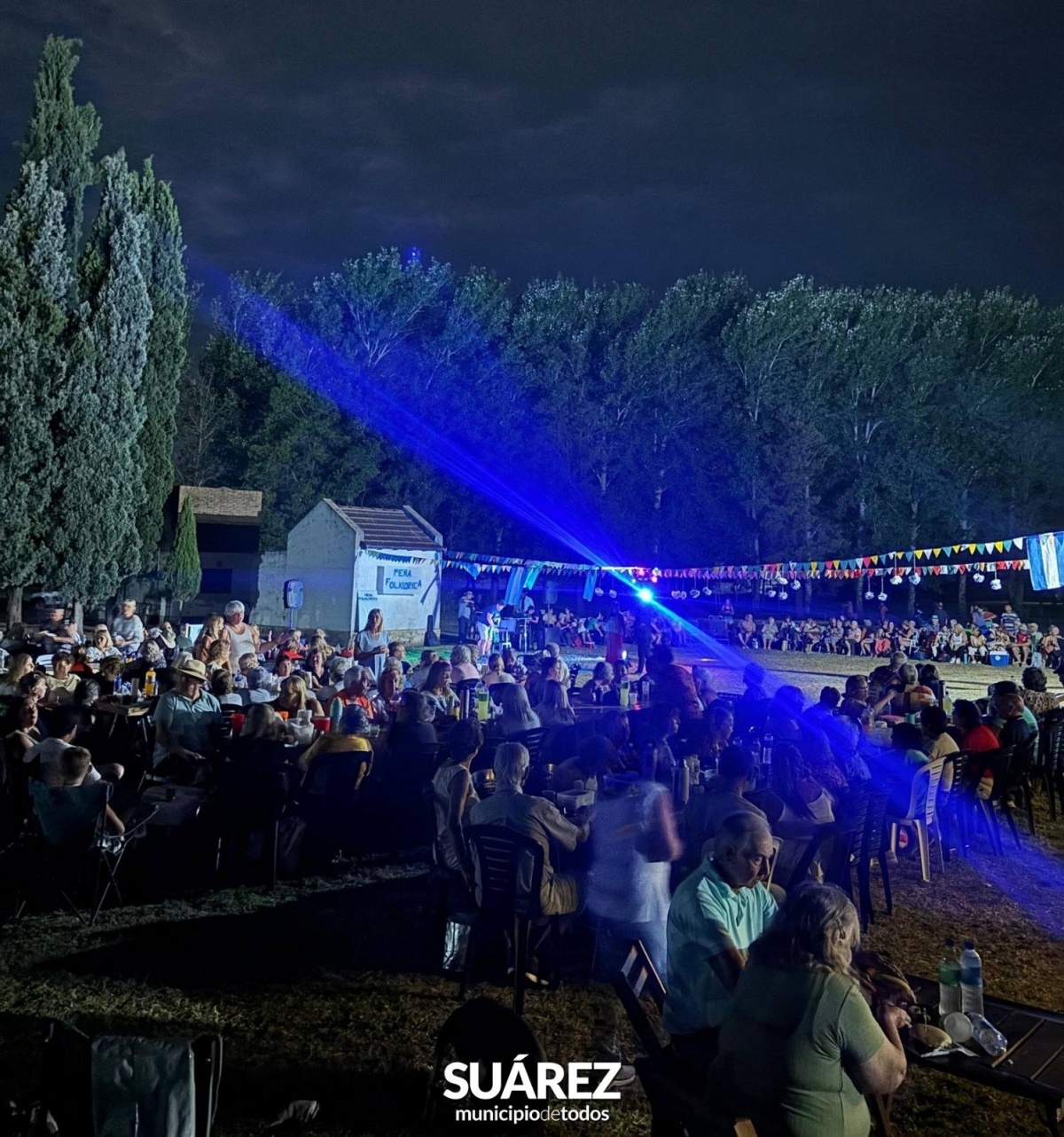 Más de 400 personas mayores celebraron la vida en una noche de folklore ...