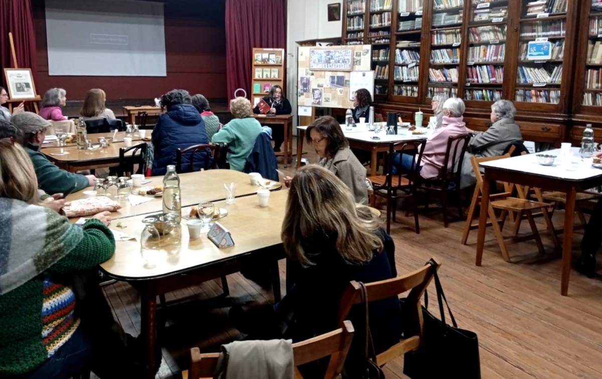 En la tarde del sábado, en la Biblioteca Popular Sarmiento, se realizó ...