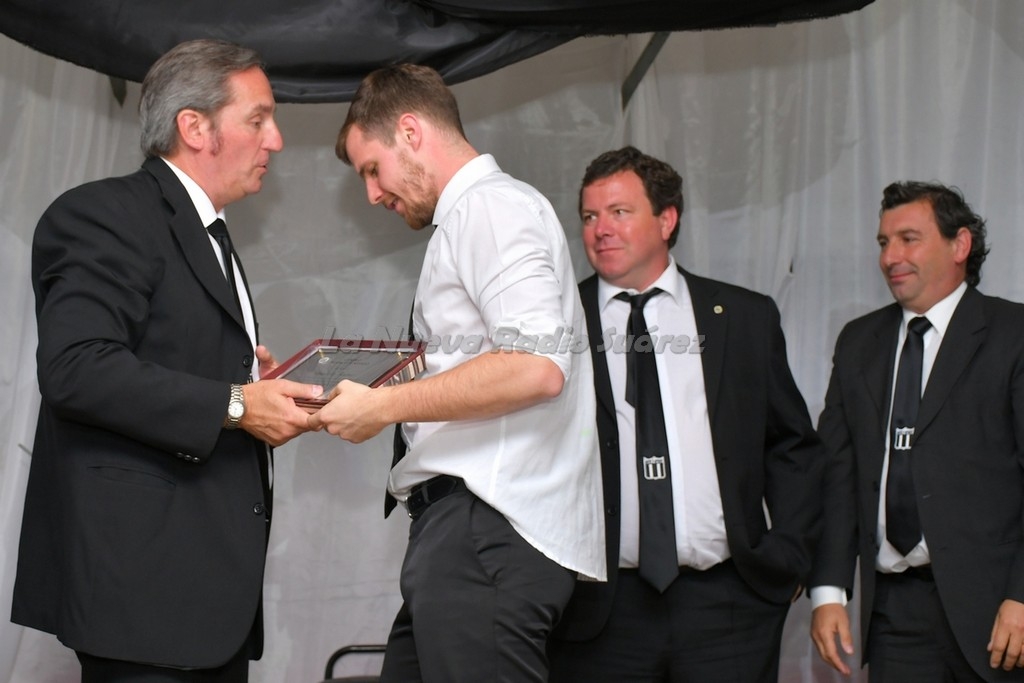 Distinciones en el aniversario del Centro Blanco y Negro.