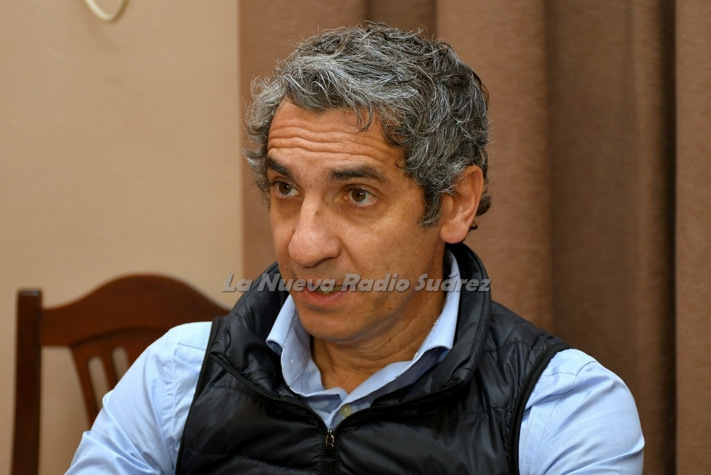 El Dr. Diego Bernardini presentó su libro “De vuelta” en el Concejo ...