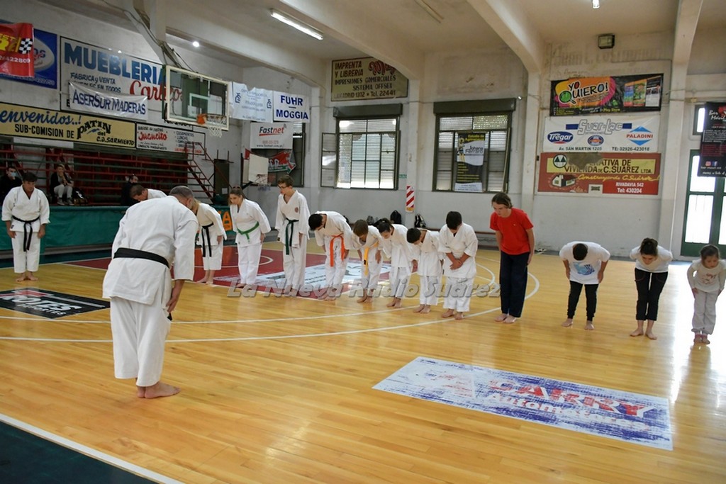 Se realizó el Seminario de Karate, dictado por Eduardo Alonso: "Ésta es ...