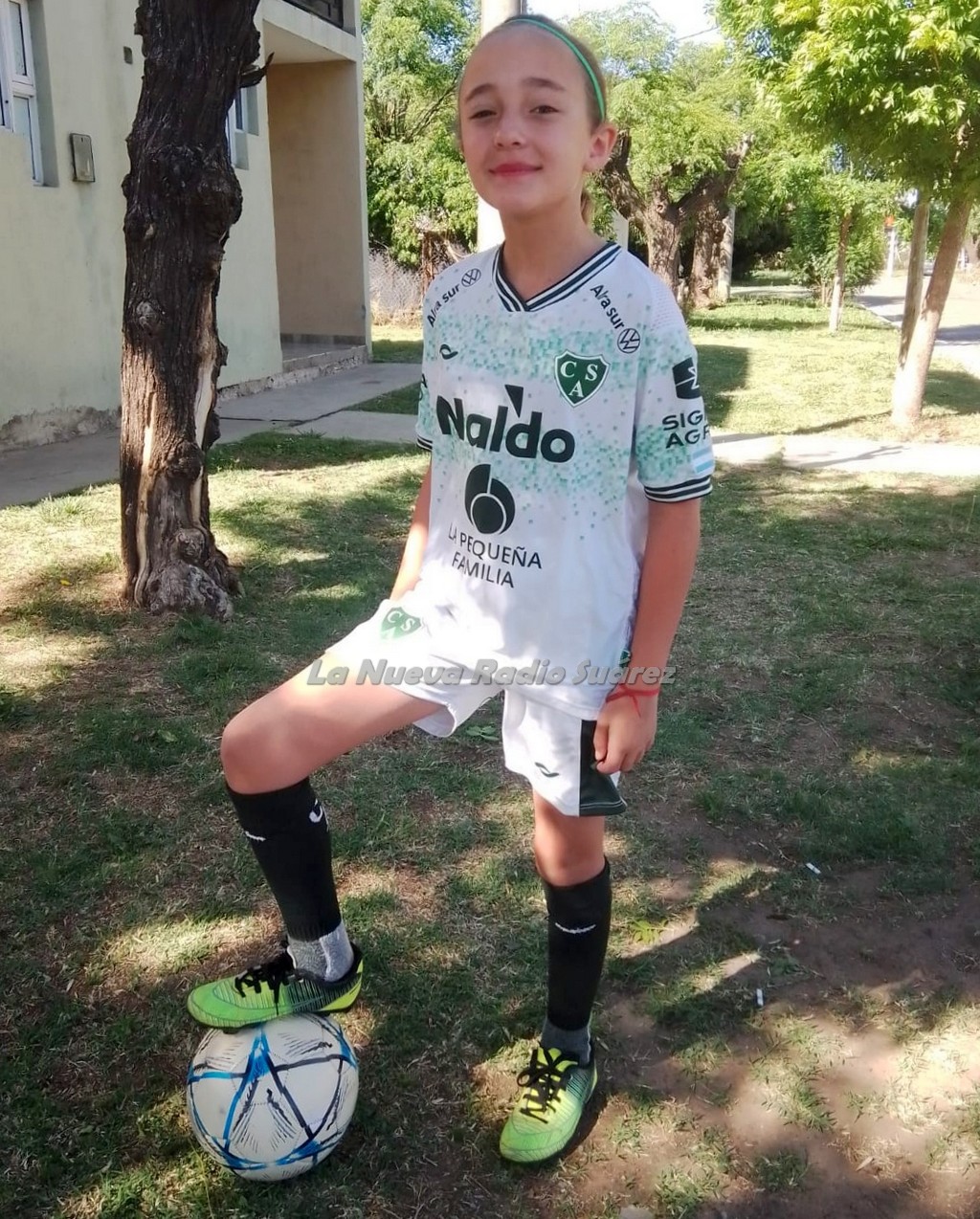 Emma Simon, la niña suarense y futbolista que deslumbra en Sarmiento de ...