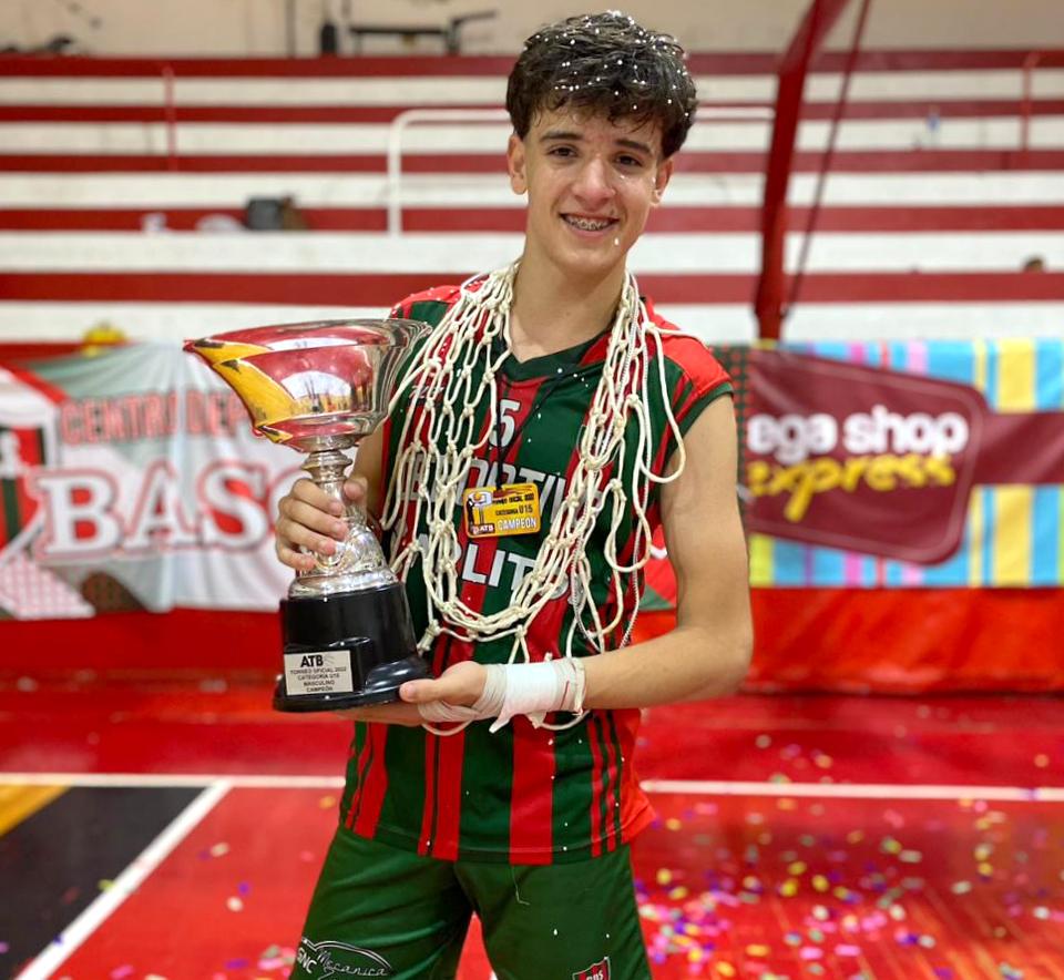 Mateo Rincón adentro de la selección bonaerense de básquet