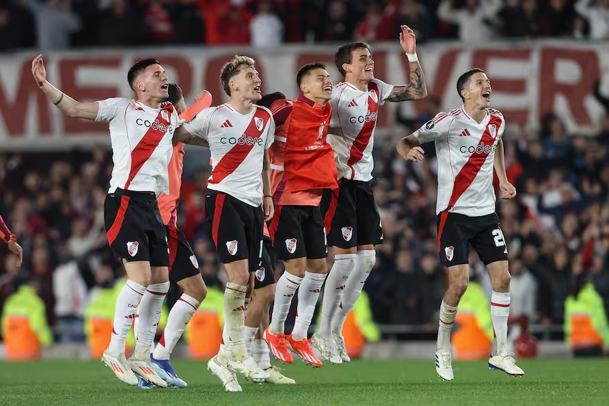 Garra y corazón, el combustible de River para abrirse paso a las ...
