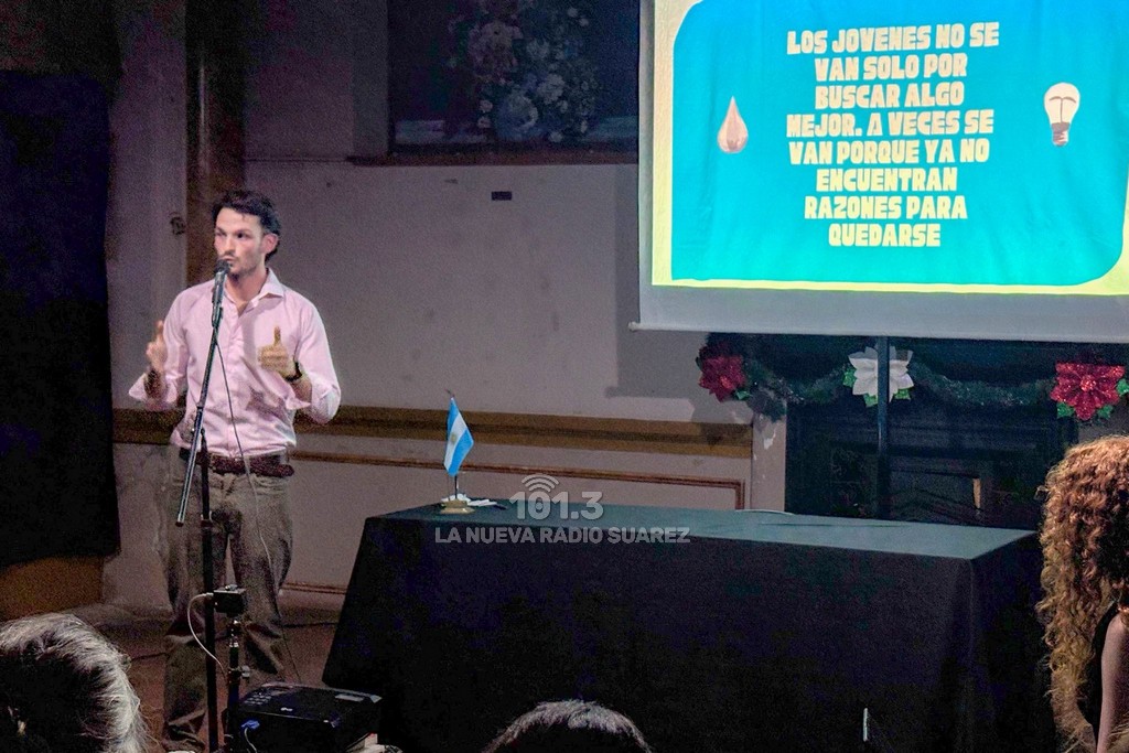 Gerónimo Lampón el viernes brindó una charla en el Centro Cultural ...
