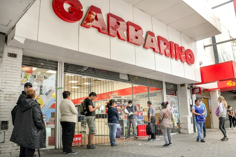 Argentina en crisis: con el caso de Garbarino, se agrava la situación ...